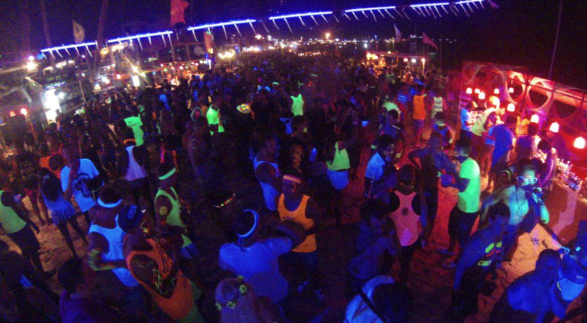 10 Tips on How to Enjoy the Full Moon Party - Grateful Gnomads